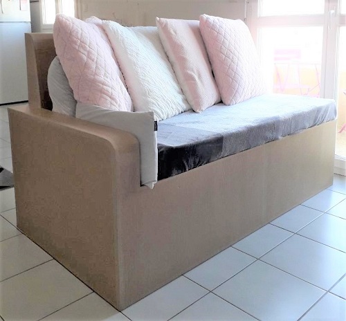 Canapé en carton sur mesure - KRL : l'inventive cartonniste